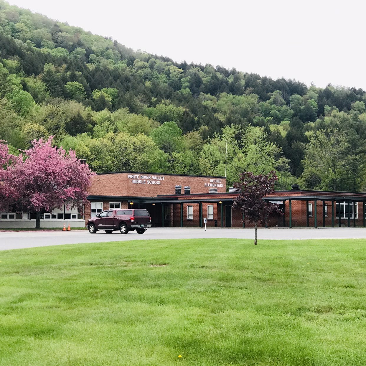 wrvs-school building